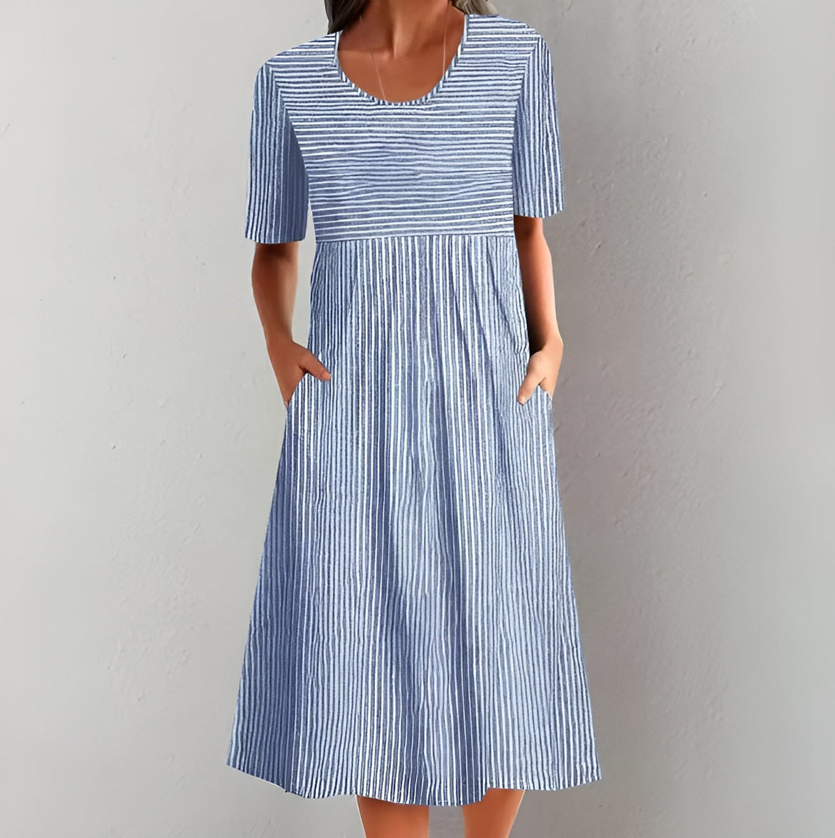 Angil | Gestreiftes Midikleid im Marine-Stil – Sadaro